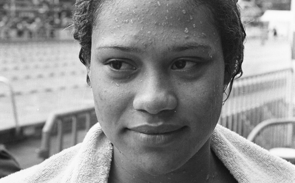 Standbeeld in Almere voor Afro-Nederlandse zwemster Enith Brigitha